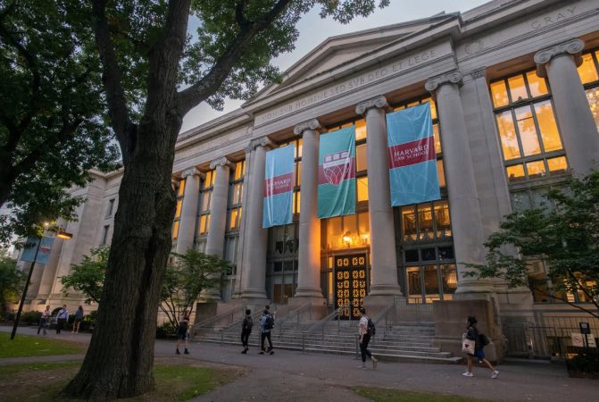 Las mejores escuelas de Derecho según QS 2025 - Idealex